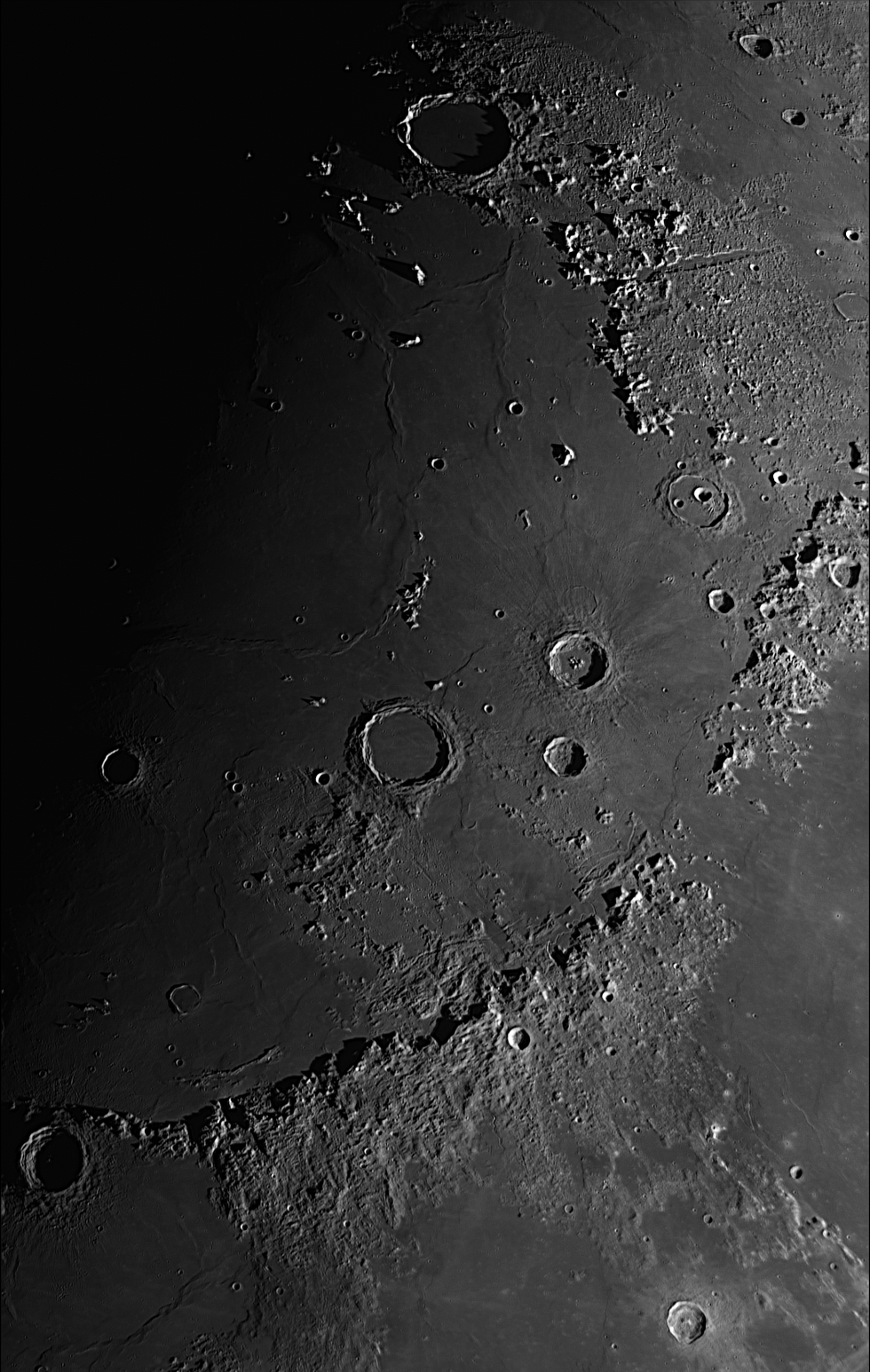 Daily Telescope: Imaging a nearly 4-billion-year-old region on the Moon ...