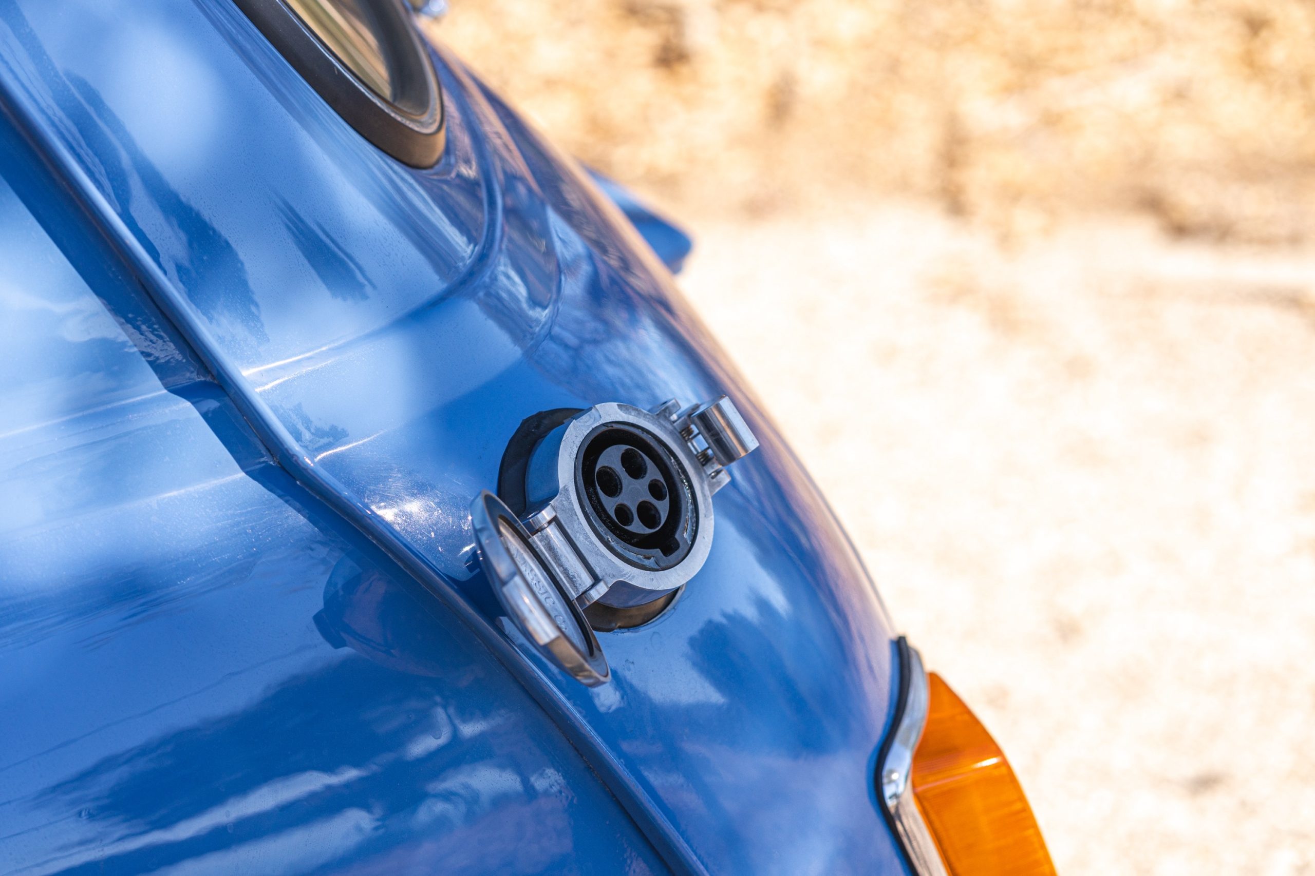 Massive power makes this electric restomod Mini Cooper a handful - Ars ...