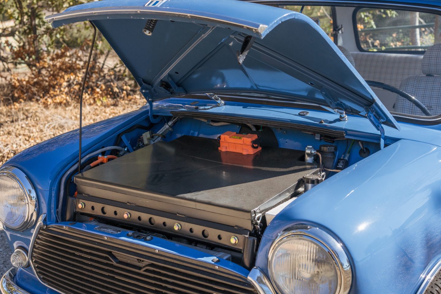 Massive power makes this electric restomod Mini Cooper a handful - Ars ...