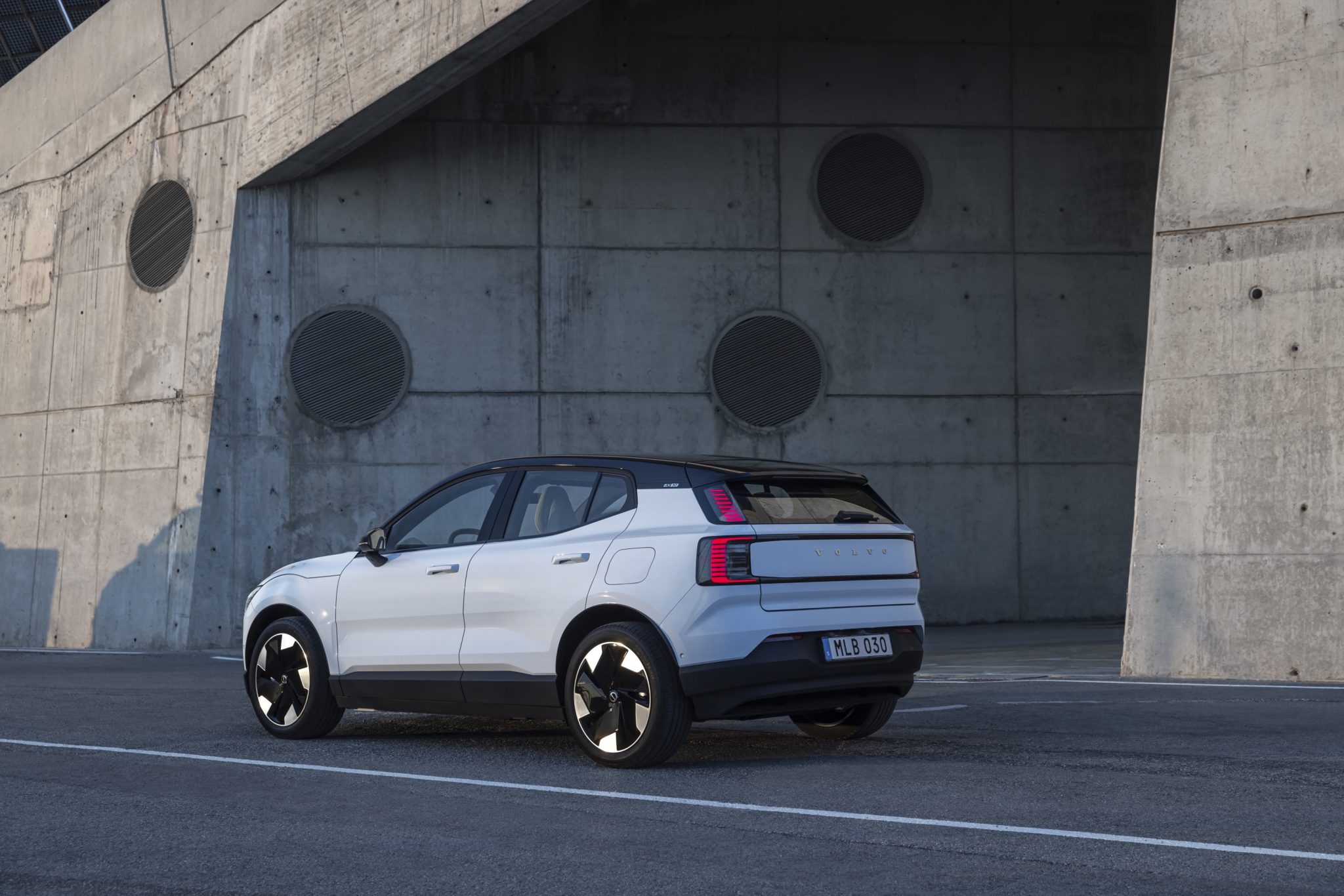 Driving the Volvo EX30, a $36K EV that prioritizes sustainability - Ars ...