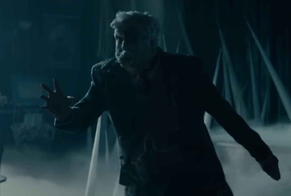 New York falls under a spectral “death chill” in Ghostbusters: Frozen ...