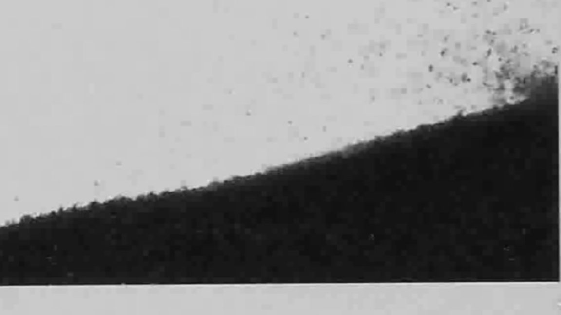 Watch sand defy gravity and flow uphill thanks to “negative friction ...