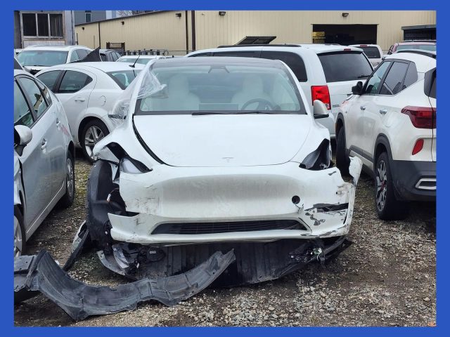 The reincarnation of totaled Teslas—in Ukraine - Ars Technica