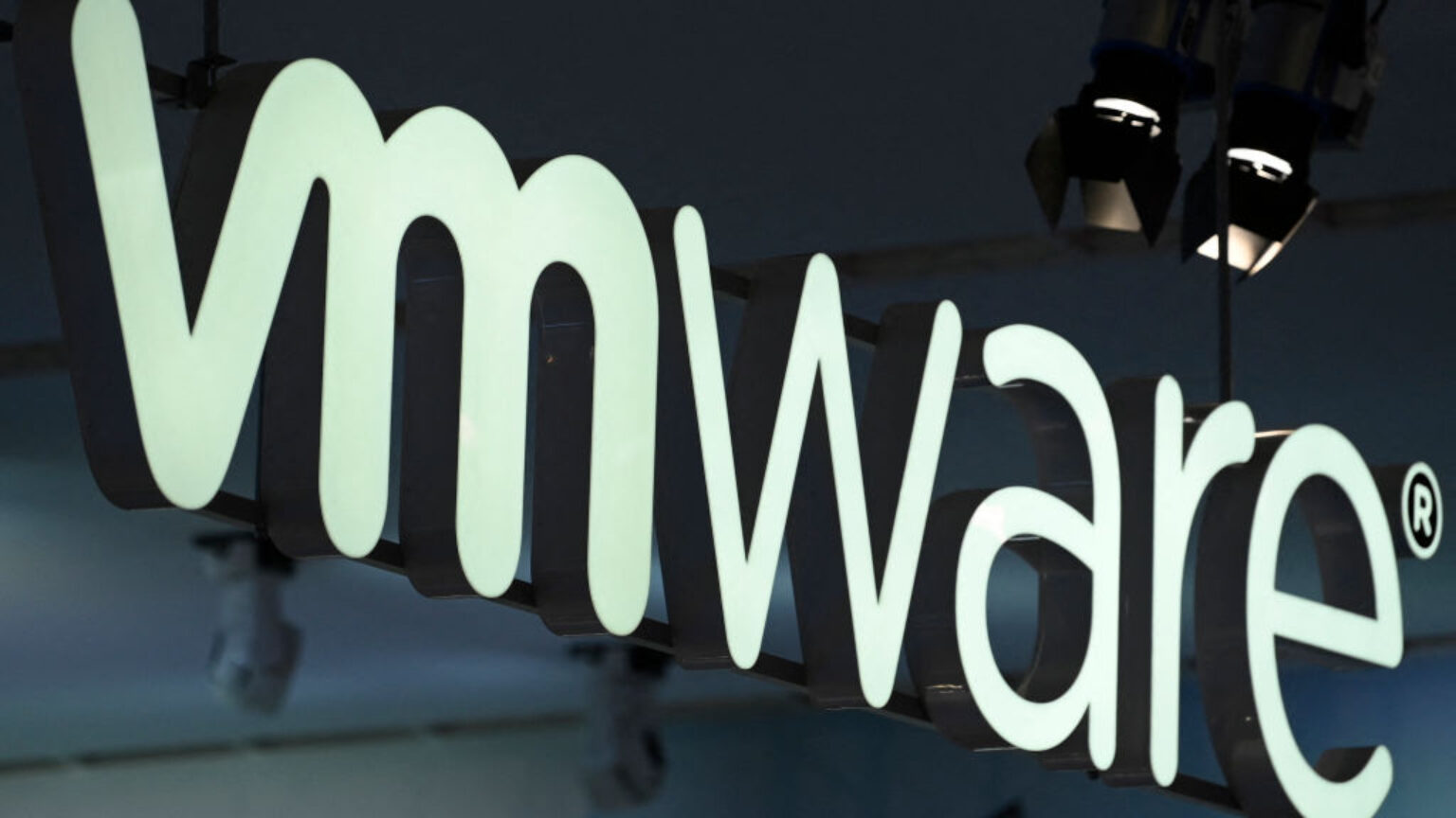 Broadcom reverses controversial plan in effort to cull VMware ...