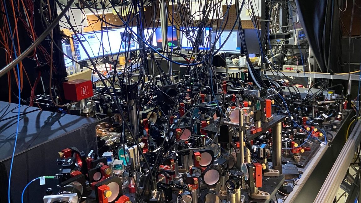 Quantum Computer Performs Error Resistant Operations With Logical Qubits Ars Technica