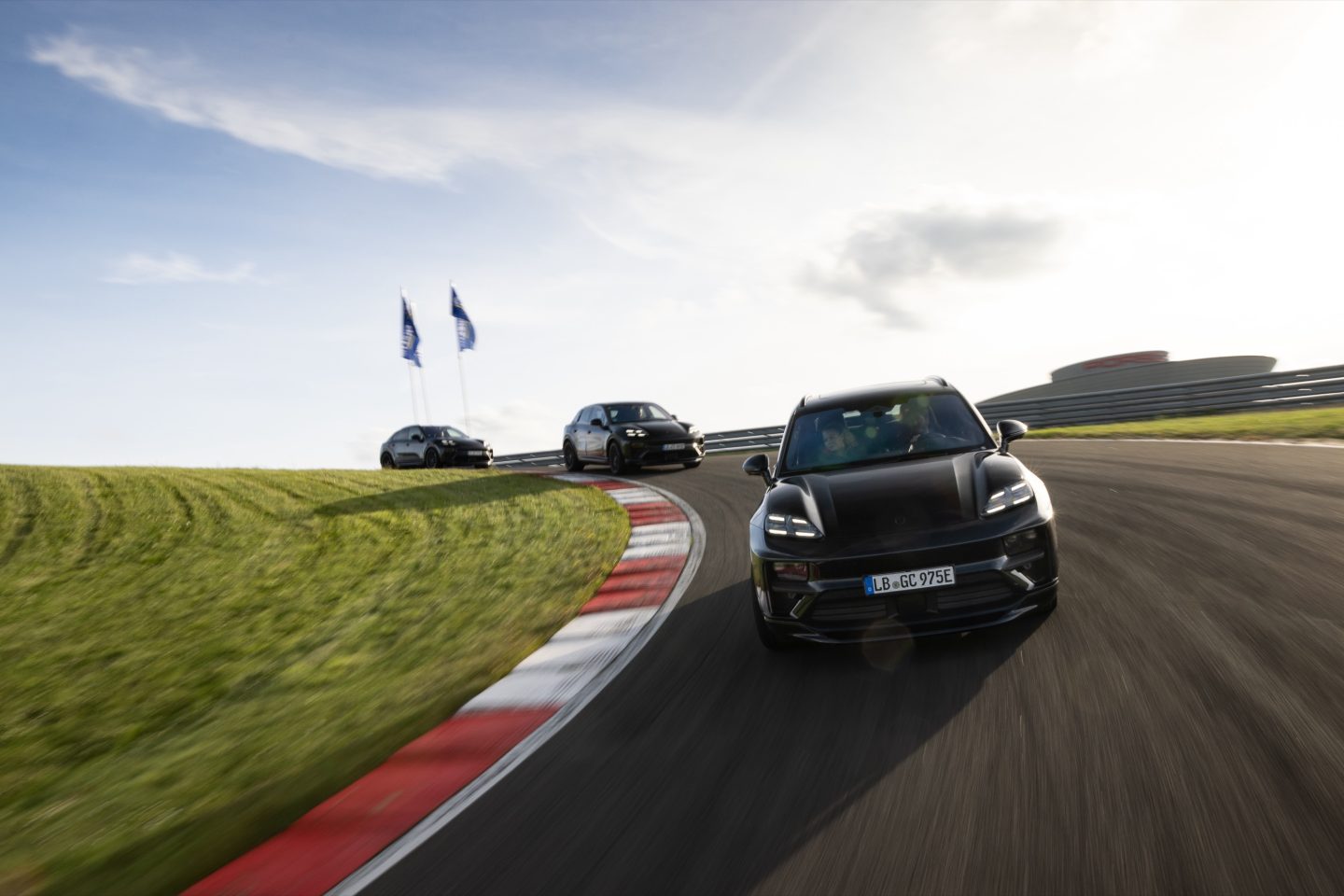 Porsche gives Ars a look inside its next EV: The all-electric Macan ...