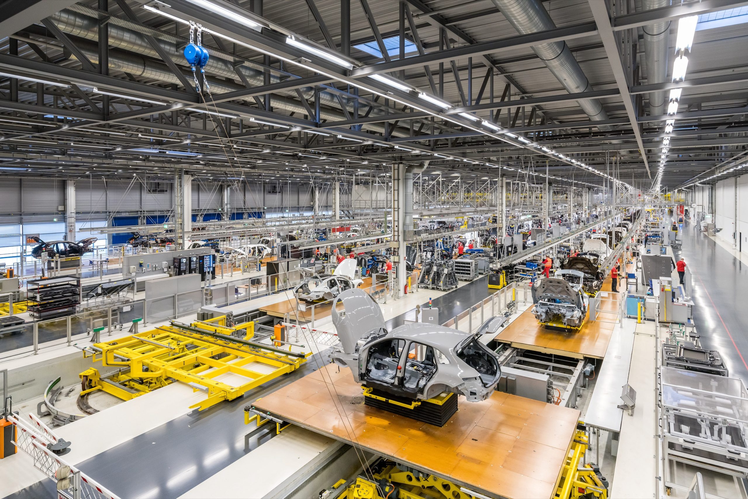 Porsche gives Ars a look inside its next EV: The all-electric Macan ...