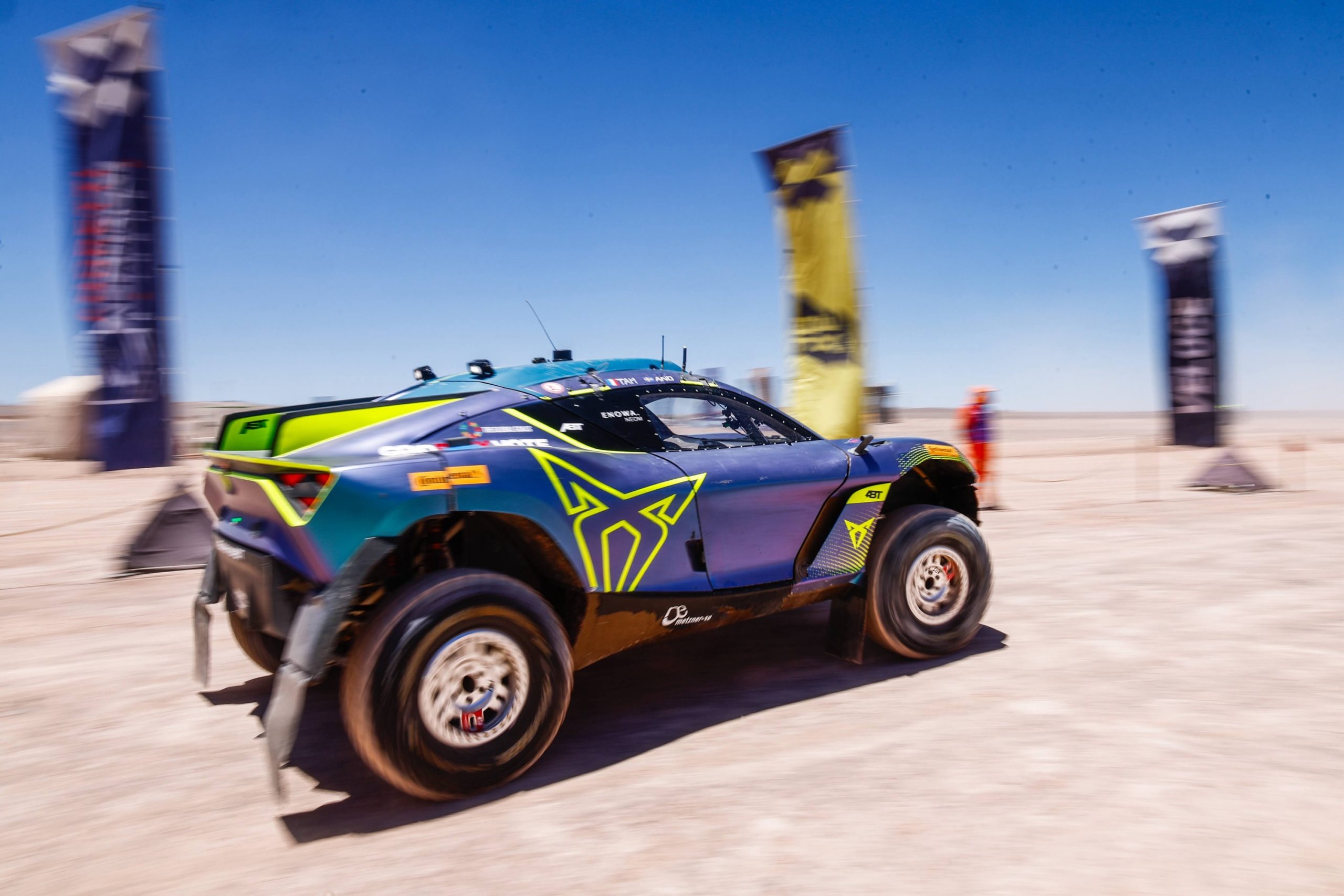 Here’s how an off-road racing series will make its own hydrogen fuel ...