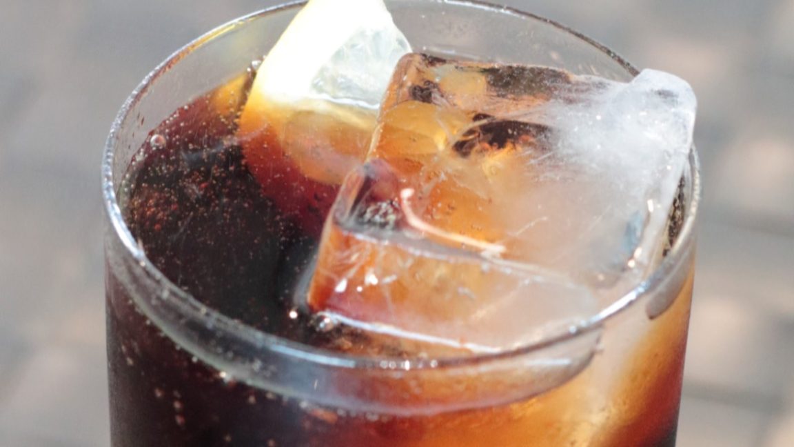 Study: Drinking cola might not dislodge that food stuck in your throat ...