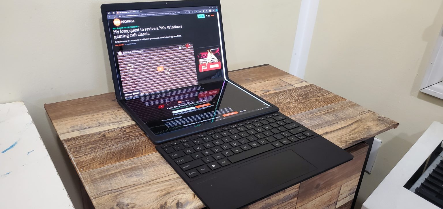 I’ve used a foldable laptop for a month, and I’m ready to return to a ...