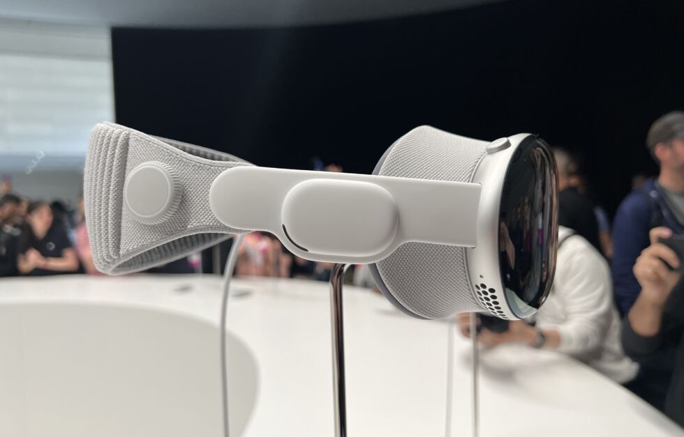 What to expect from the Apple Vision Pro in February - Ars Technica