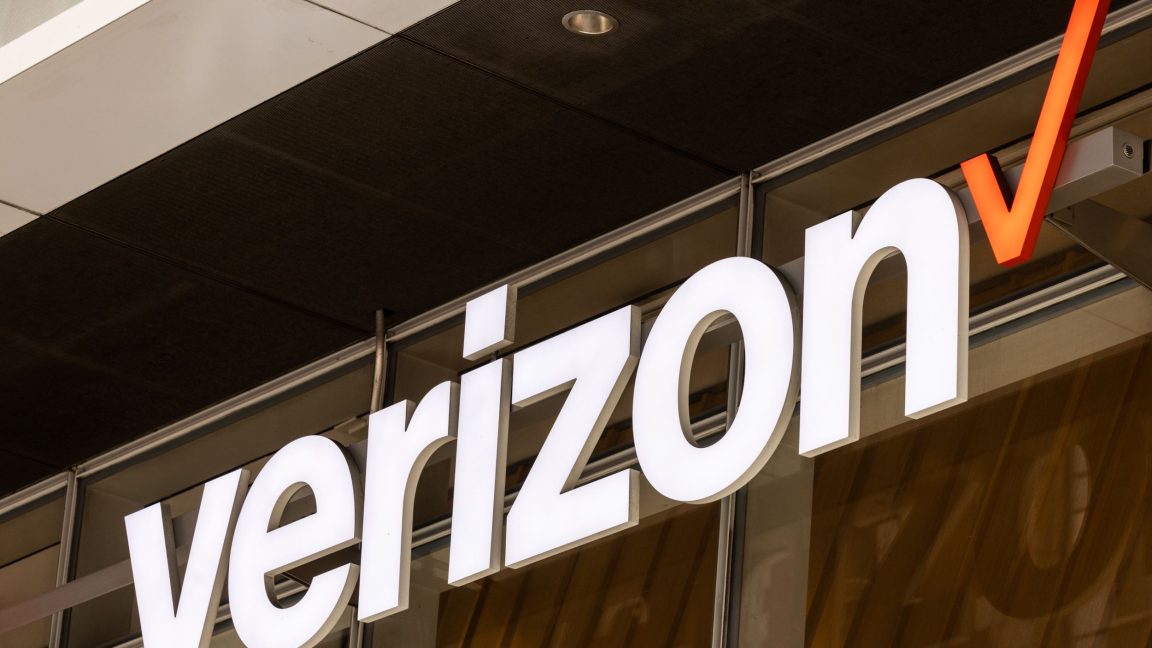 Verizon won’t stop charging $3.30 “Telco Recovery” fee, may raise it ...