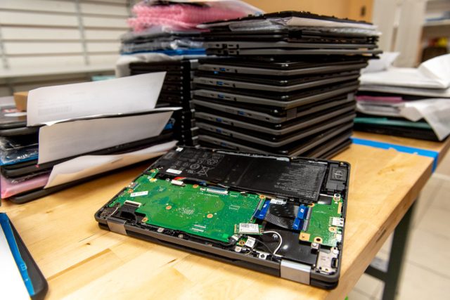 MacBooks, Chromebooks lead losers in laptop repairability analysis ...
