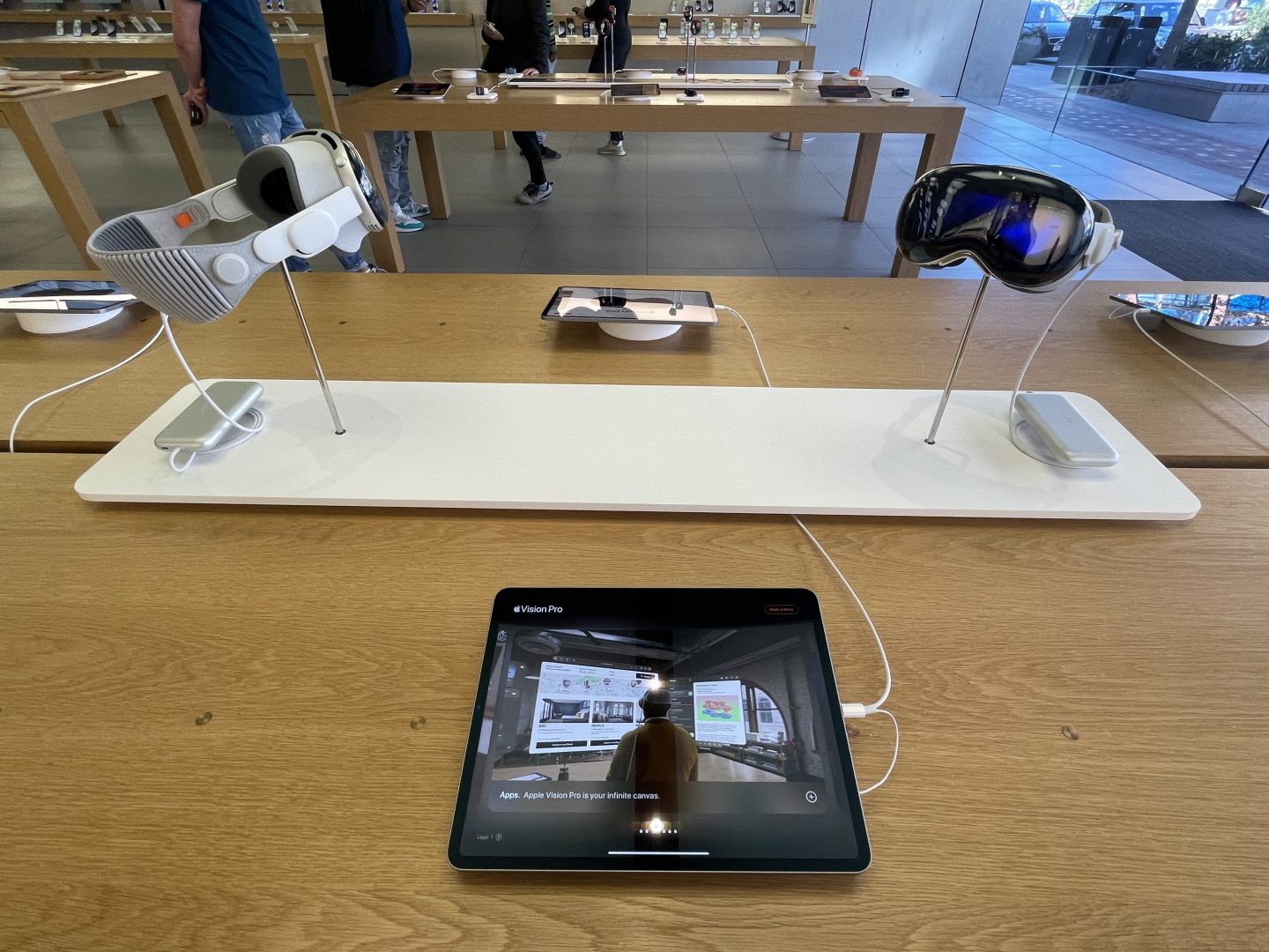 What I learned from the Apple Store’s 30-minute Vision Pro demo - Ars ...