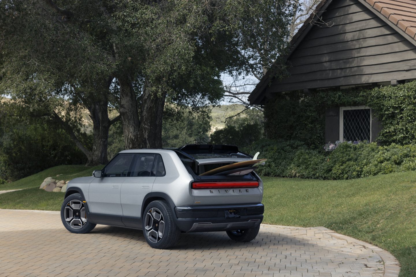 Rivian reveals three new, smaller electric SUVs: The R2, R3, and R3X ...