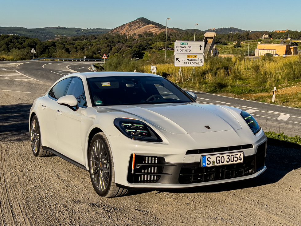 The 2025 Porsche Panamera perfectly balances luxury ride and great ...