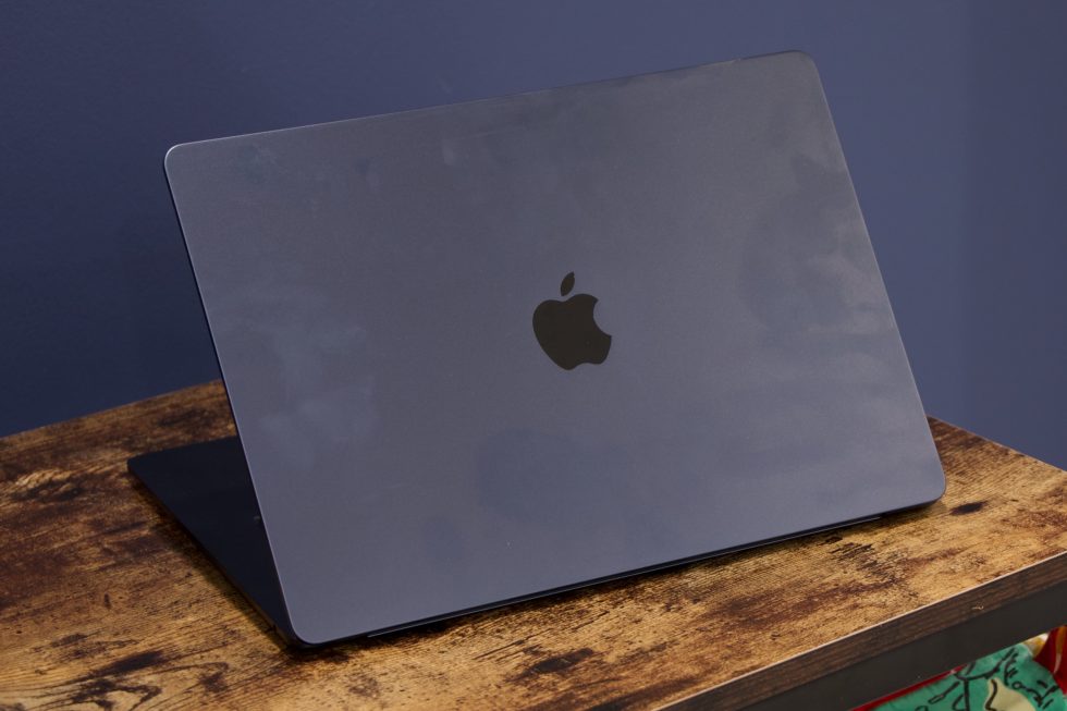 Review: Apple’s efficient M3 MacBook Airs are just about as good as ...