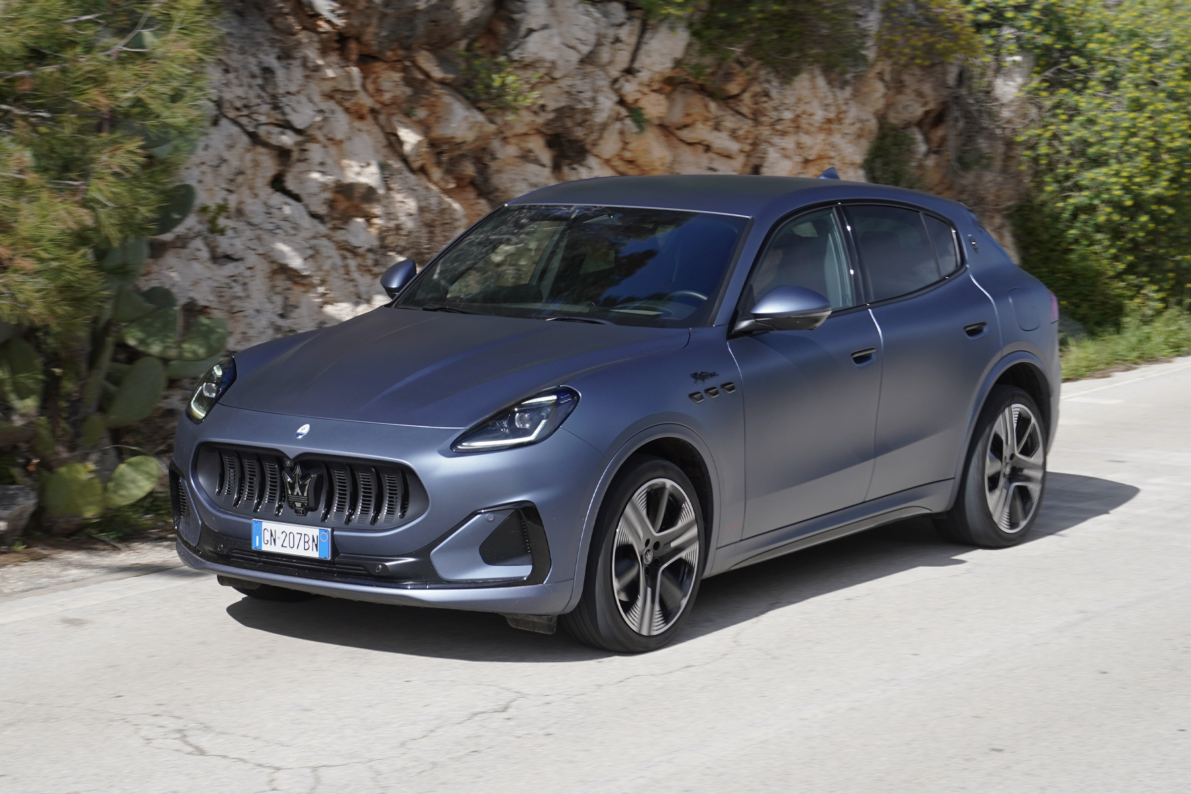 2025 Maserati Grecale Folgore review: A stylish SUV, but a hard EV sell - Ars Technica