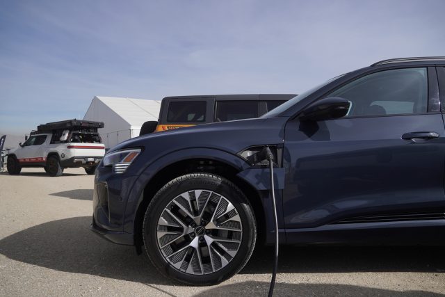 Off-roading EVs find a home at King of the Hammers - Ars Technica