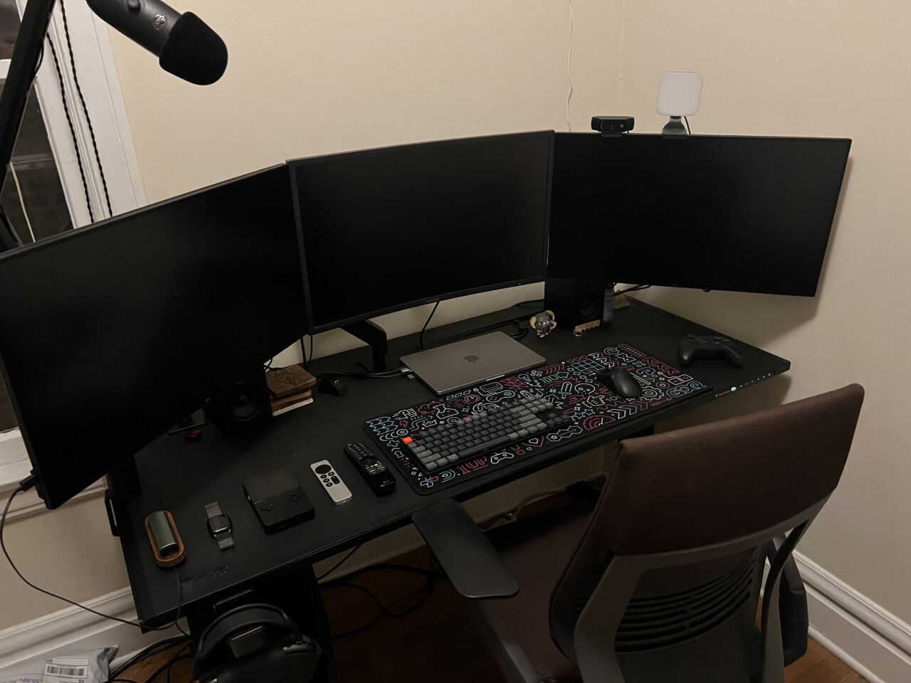 I worked exclusively in Vision Pro for a week—here’s how it went | Ars ...