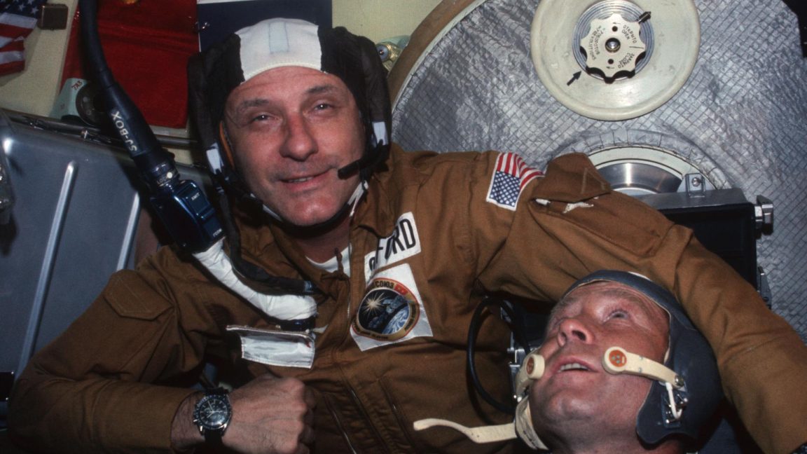 Thomas Stafford, who flew to the Moon and docked with Soyuz, dies at 93 - Ars Technica