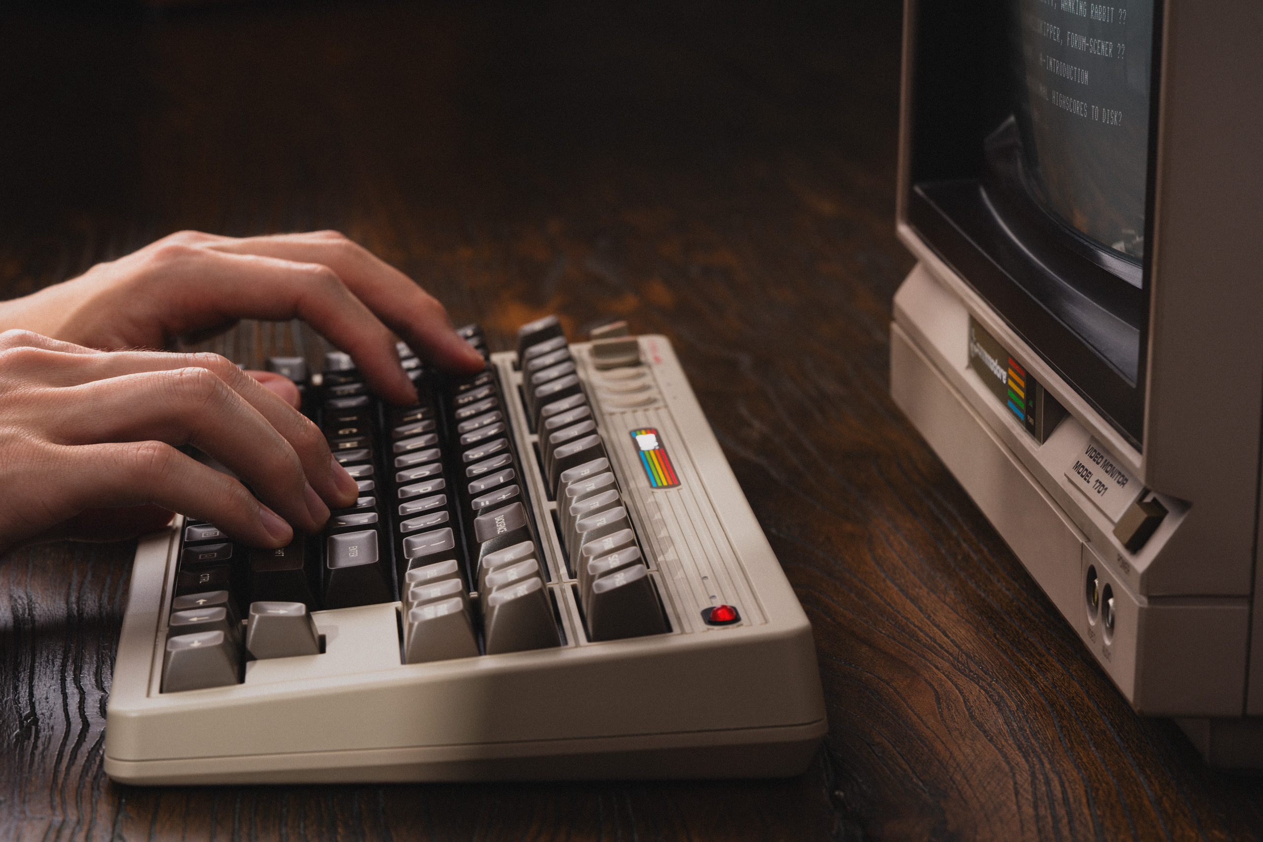 8BitDo’s $100 wireless mechanical keyboard is a tribute to Commodore 64 - Ars Technica