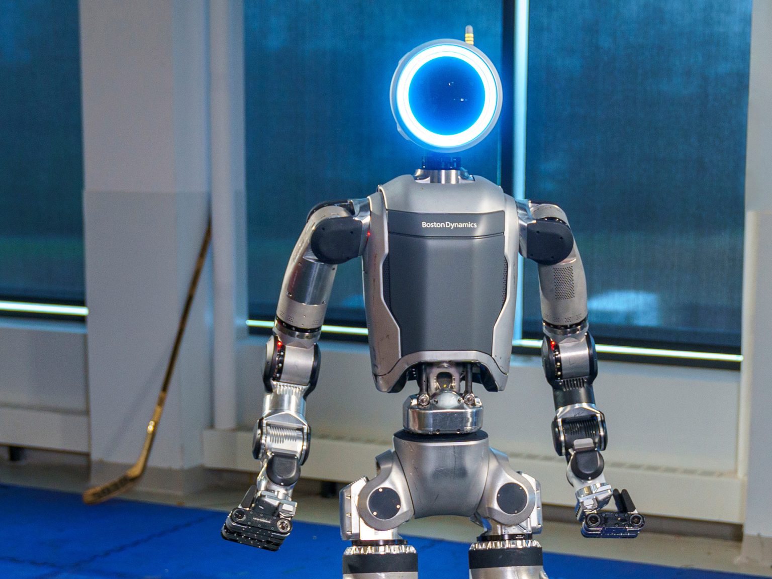 Boston Dynamics’ new humanoid moves like no robot you’ve ever seen ...