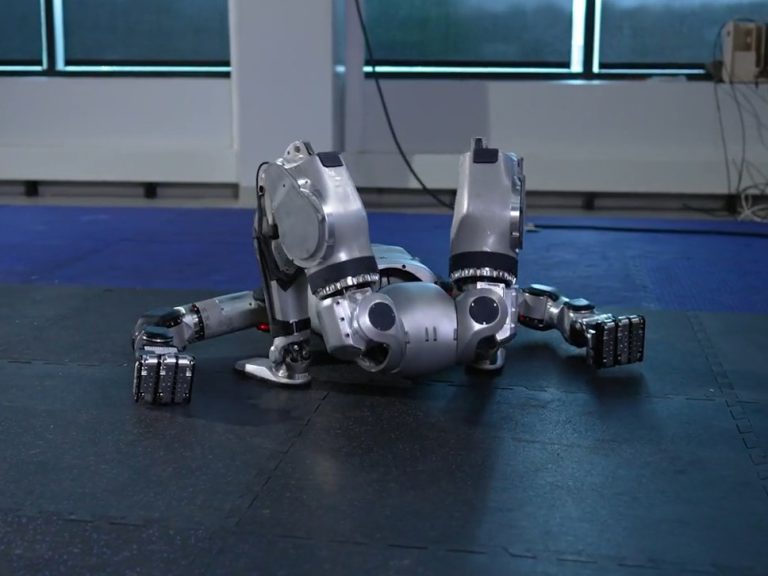 Boston Dynamics’ new humanoid moves like no robot you’ve ever seen ...