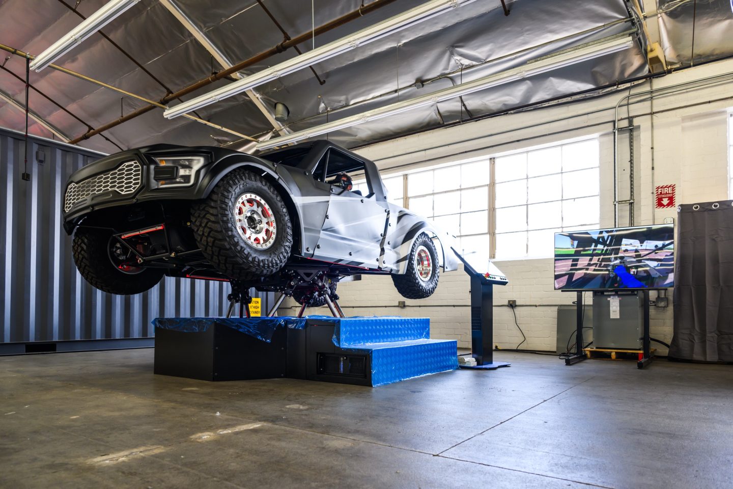 Behind the wheel of CXC’s $600,000 off-road racing simulator - Ars Technica
