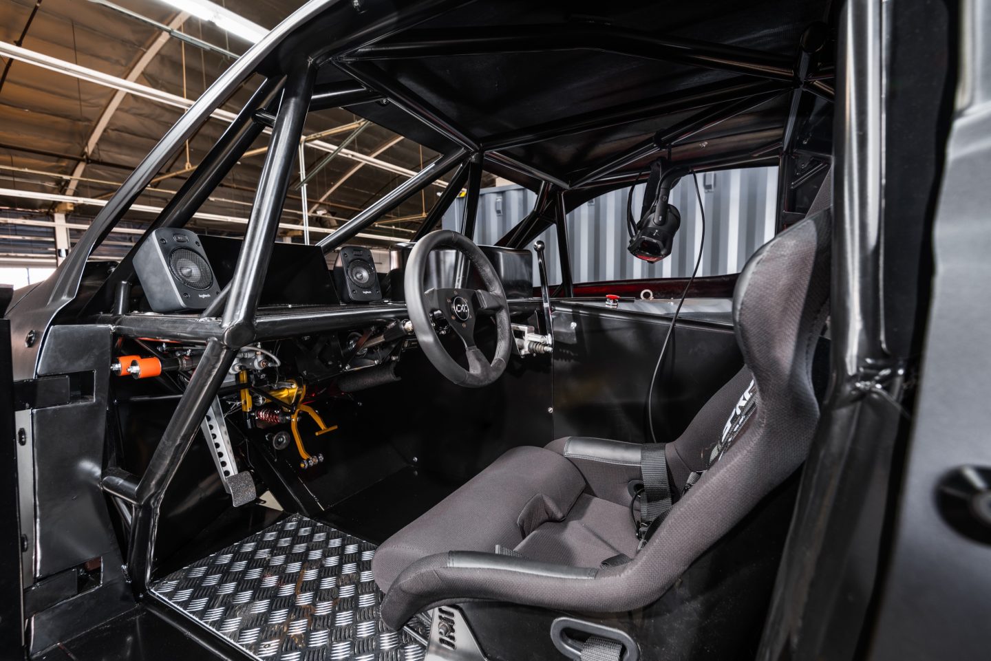 Behind the wheel of CXC’s $600,000 off-road racing simulator - Ars Technica