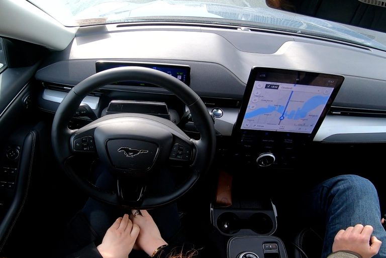 Ford BlueCruise driver assist under federal scrutiny following 2 deaths ...