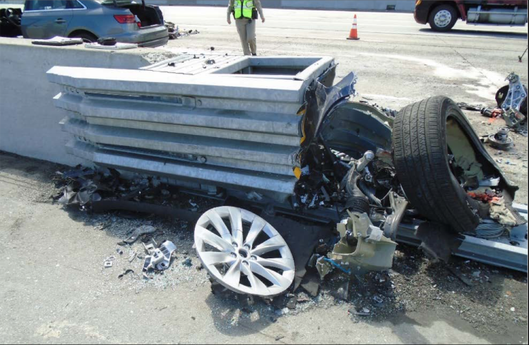 Tesla settles Autopilot wrongful death suit, avoiding court trial - Ars ...