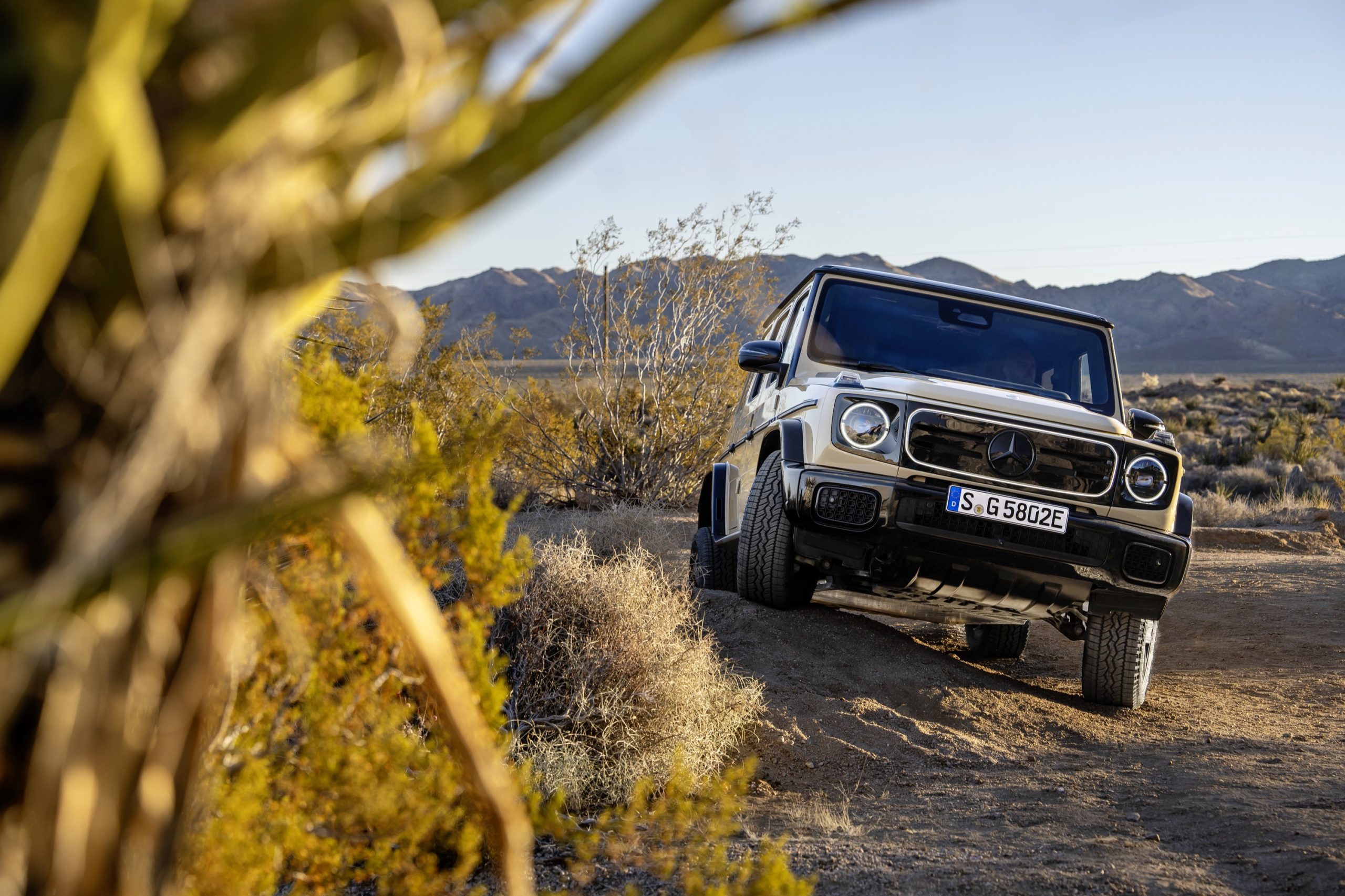 Mercedes’ electric G-Wagon is more capable than the gas version - Ars ...