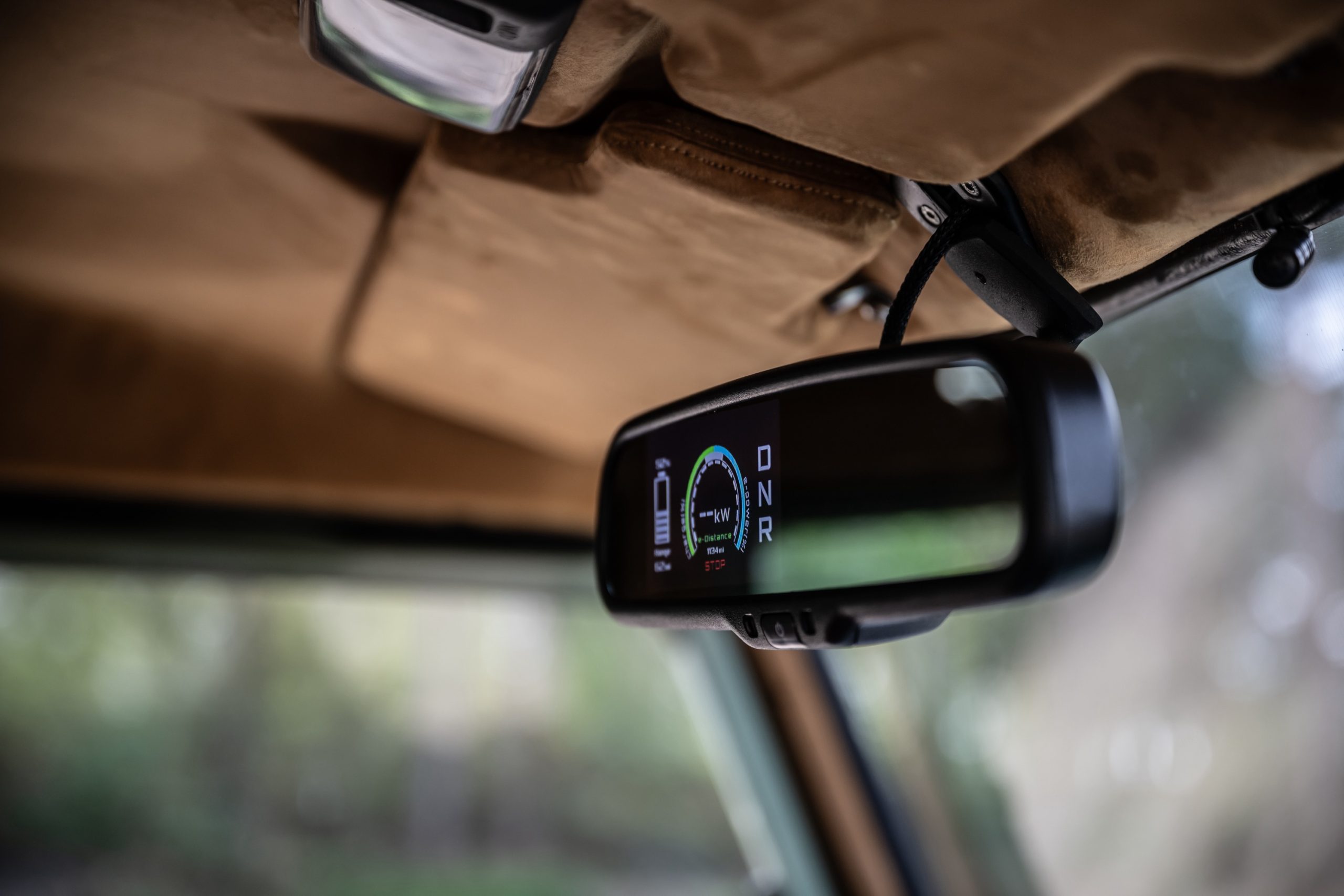 This EV builder has given a Land Rover Defender four electric hub ...