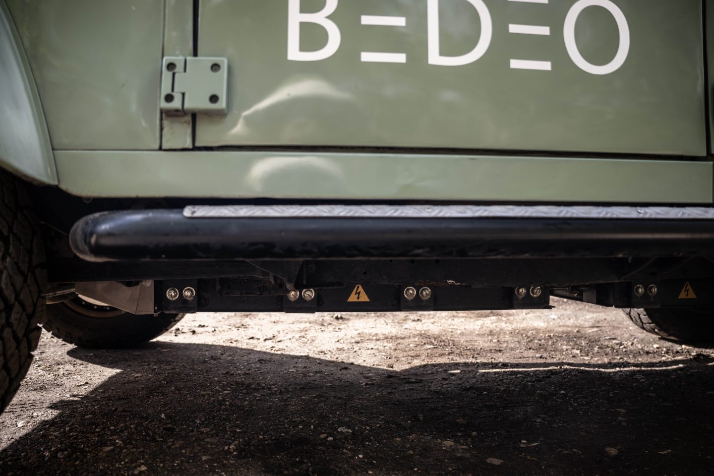 This EV builder has given a Land Rover Defender four electric hub ...