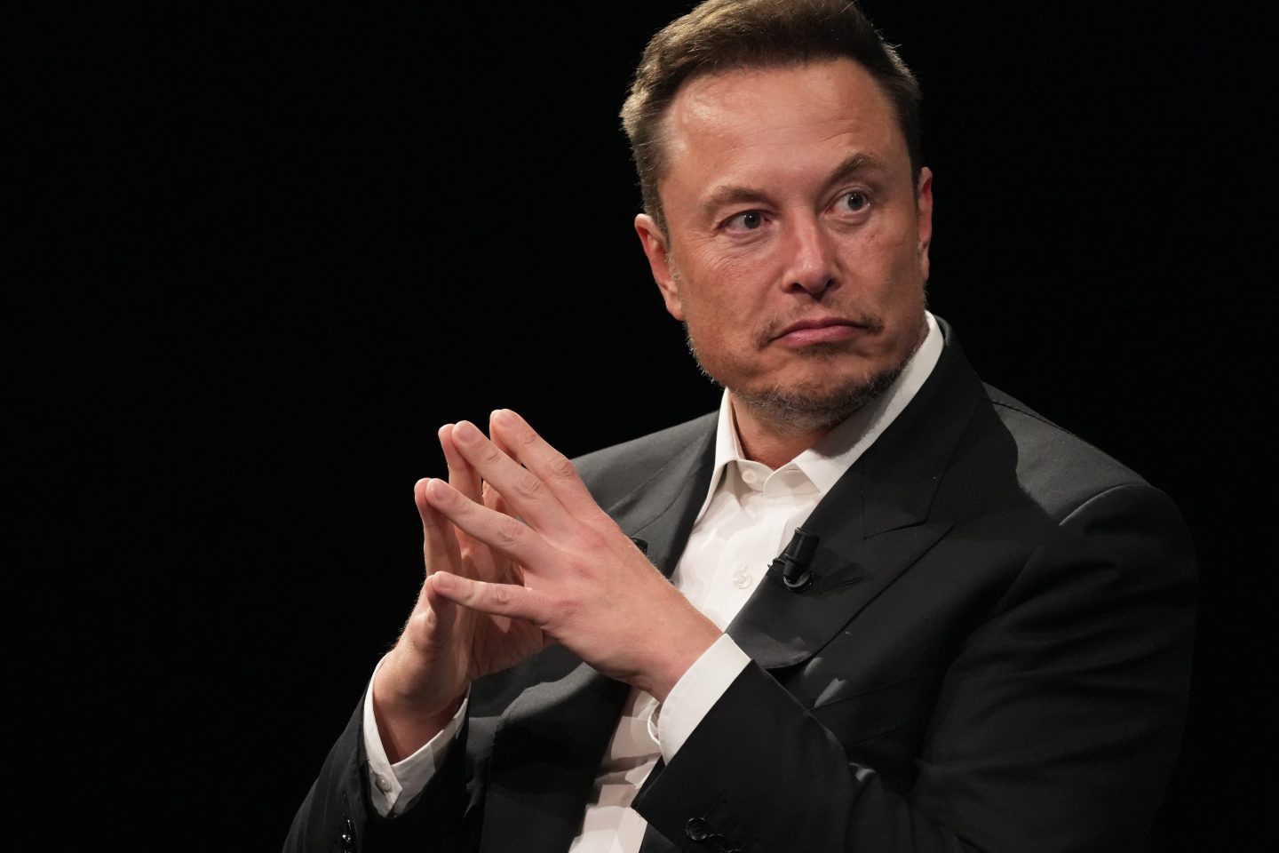 Elon Musk’s Neuralink reports trouble with first human brain chip - Ars ...