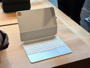 Hands-on with the new iPad Pros and Airs: A surprisingly refreshing ...