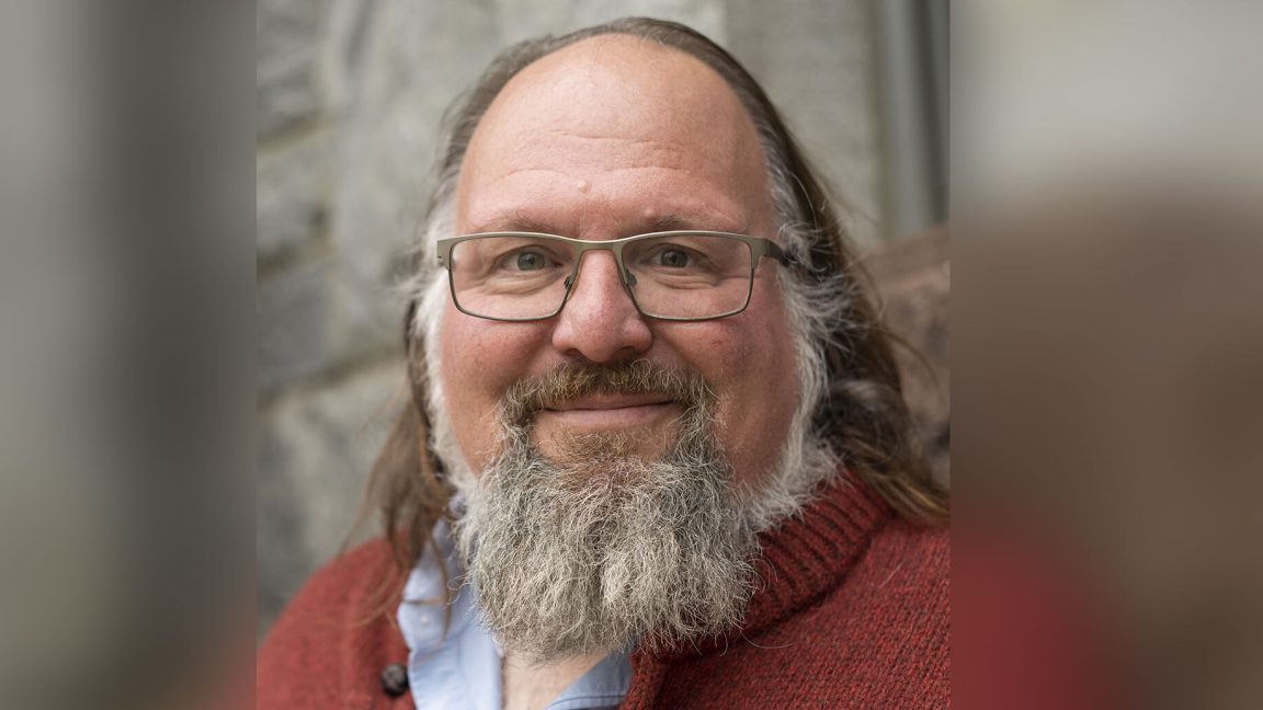Professor sues Meta to allow release of feed-killing tool for Facebook ...