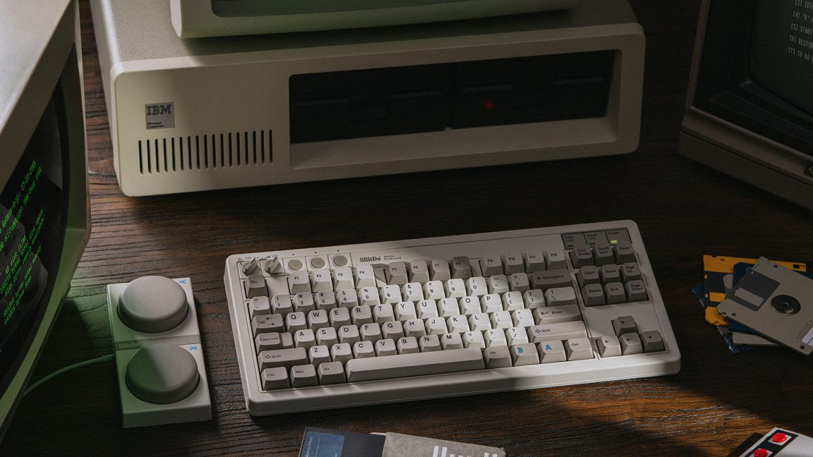 8BitDo M Edition mechanical keyboard is a modern take on IBM’s Model M ...