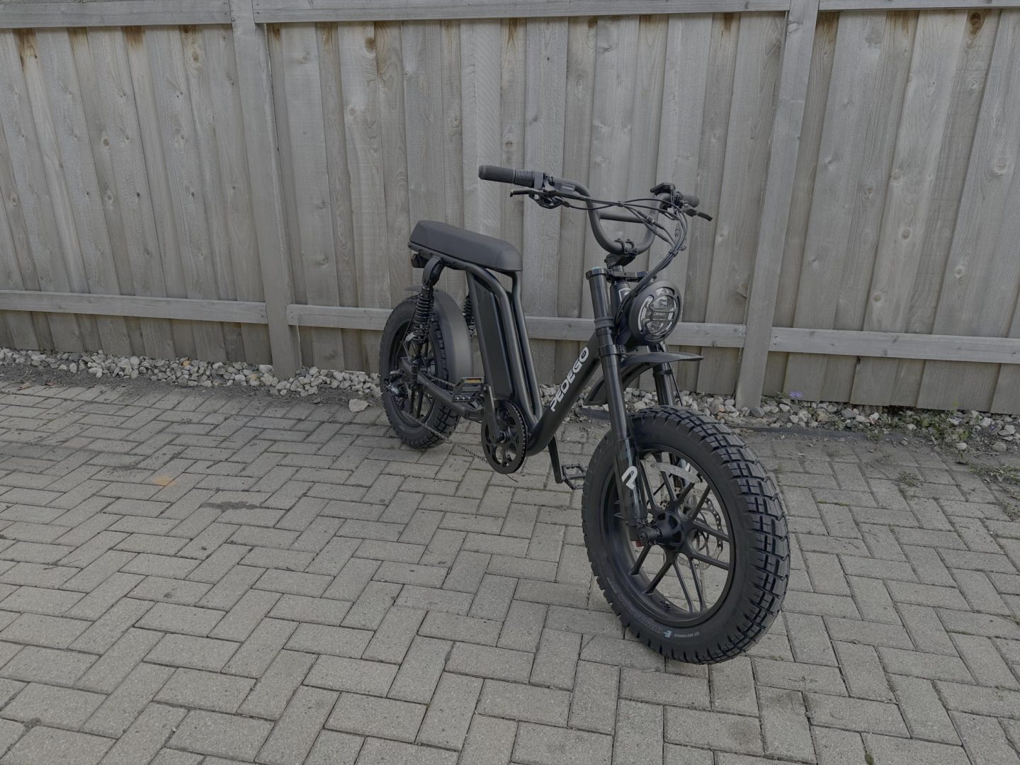 Pedego Moto review: Fast and furious fun for $4,000 - Ars Technica