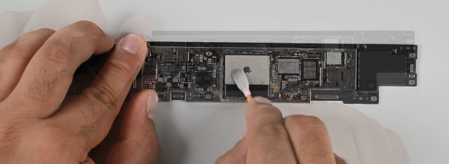 M4 iPad Pro teardown finds easier-to-access battery, glimpses of Tandem ...