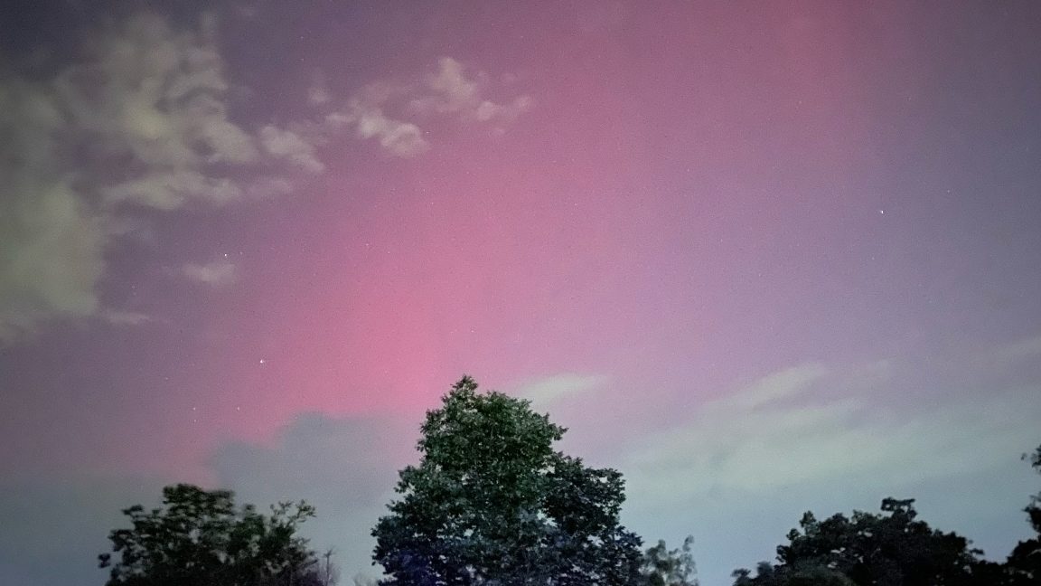 NOAA says “extreme” solar storm will persist through the weekend - Ars ...