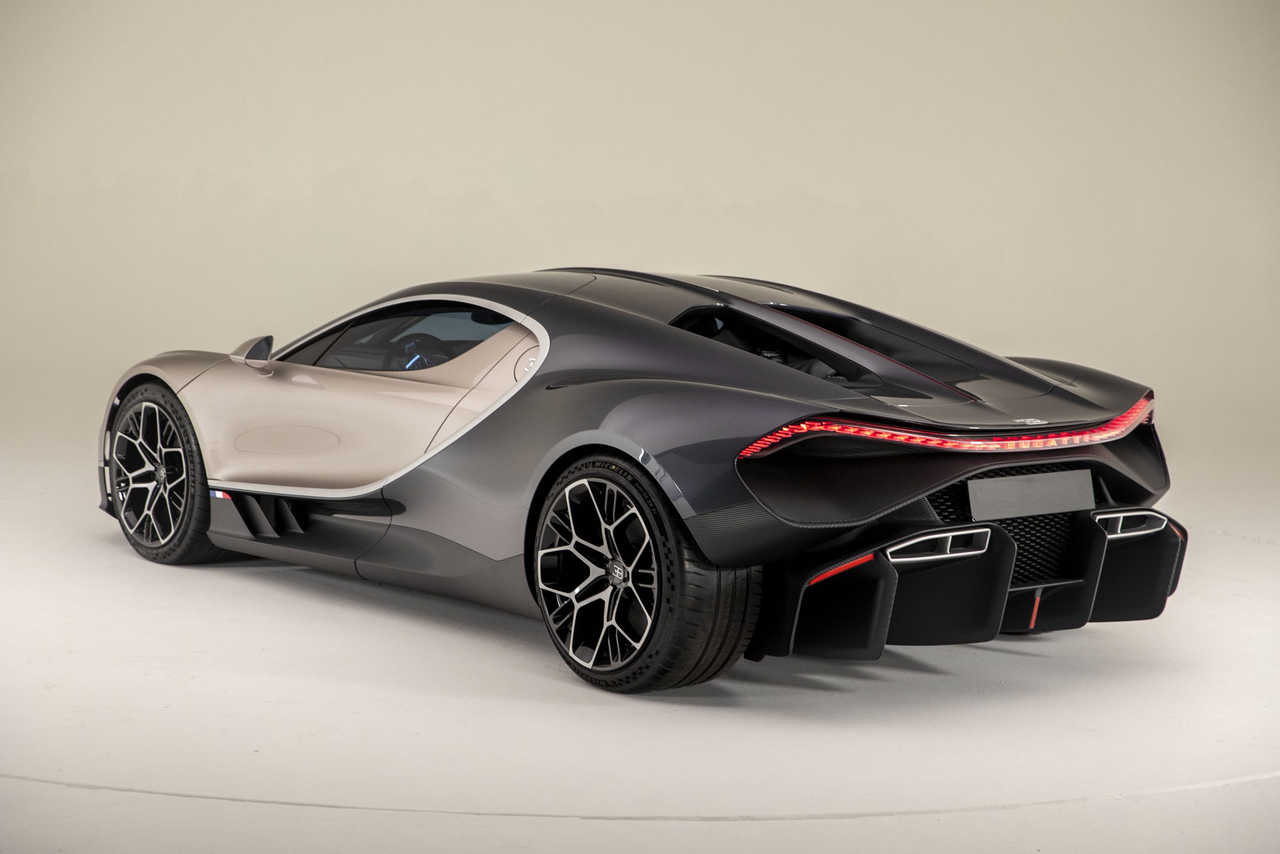 Bugatti’s new hypercar loses the turbos for a screaming V16 hybrid ...