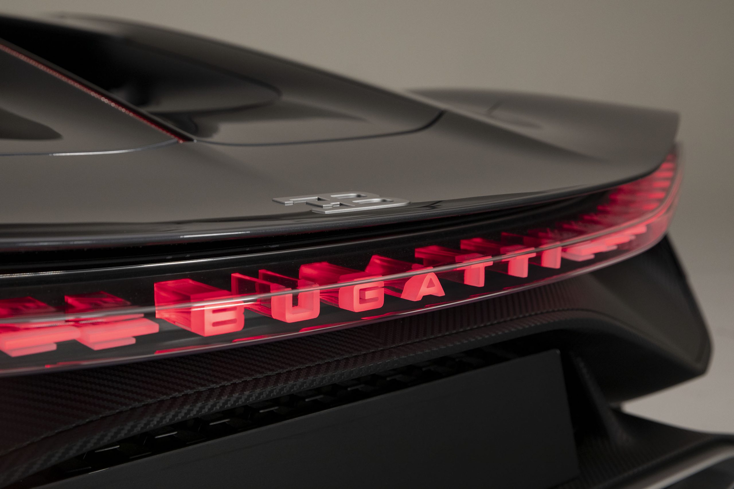 Bugatti’s new hypercar loses the turbos for a screaming V16 hybrid ...