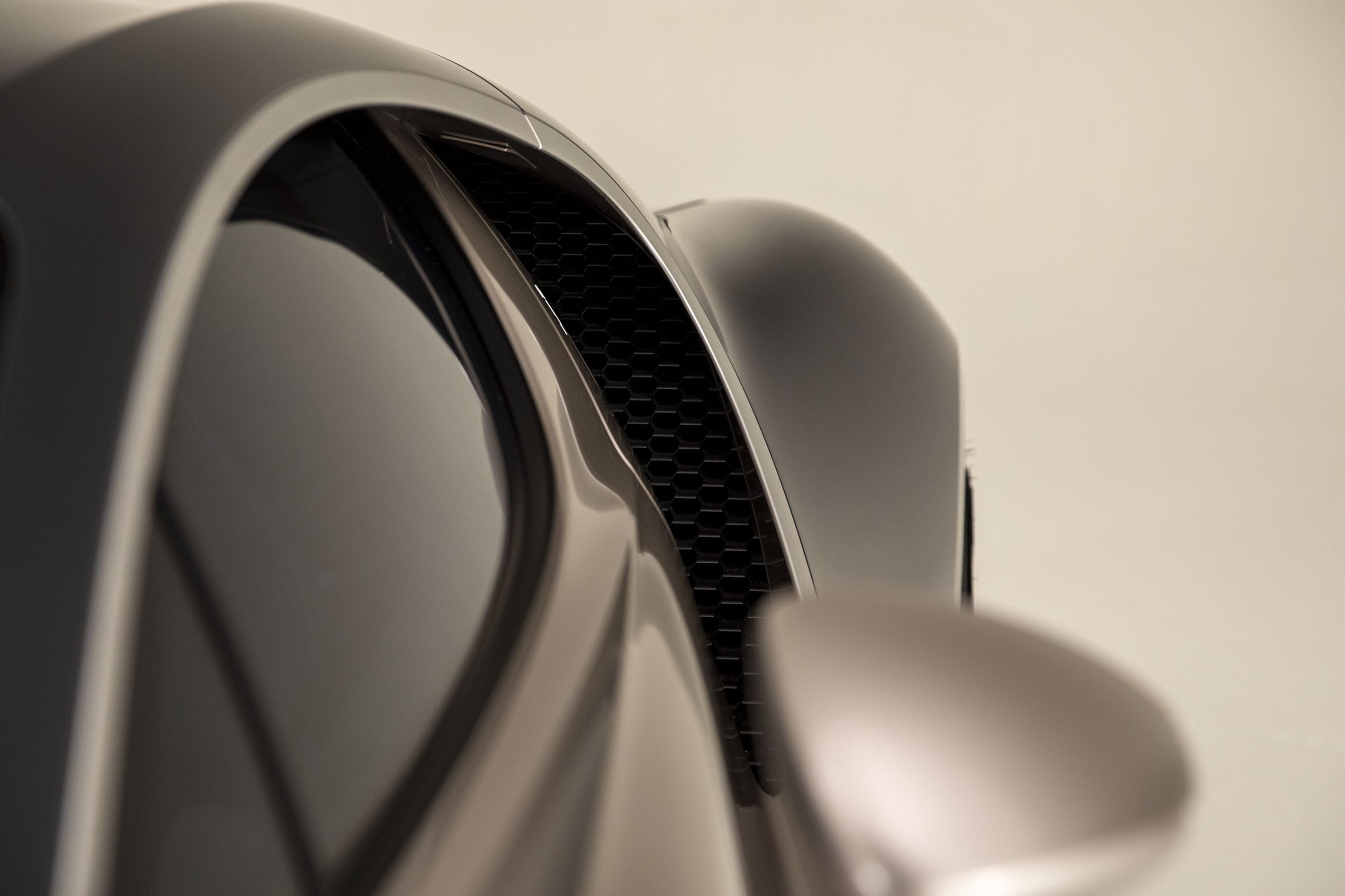 Bugatti’s new hypercar loses the turbos for a screaming V16 hybrid ...