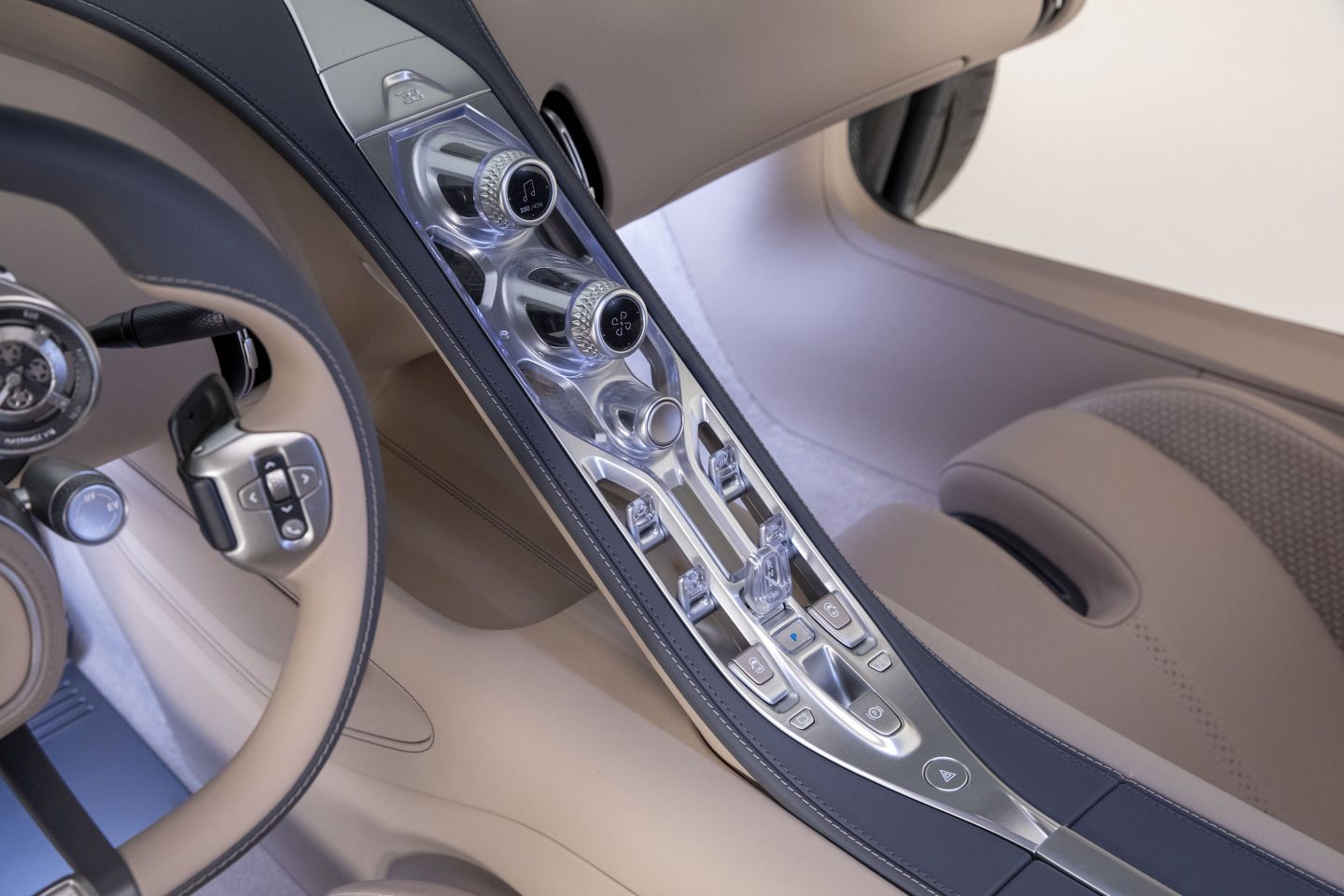 Bugatti’s new hypercar loses the turbos for a screaming V16 hybrid ...