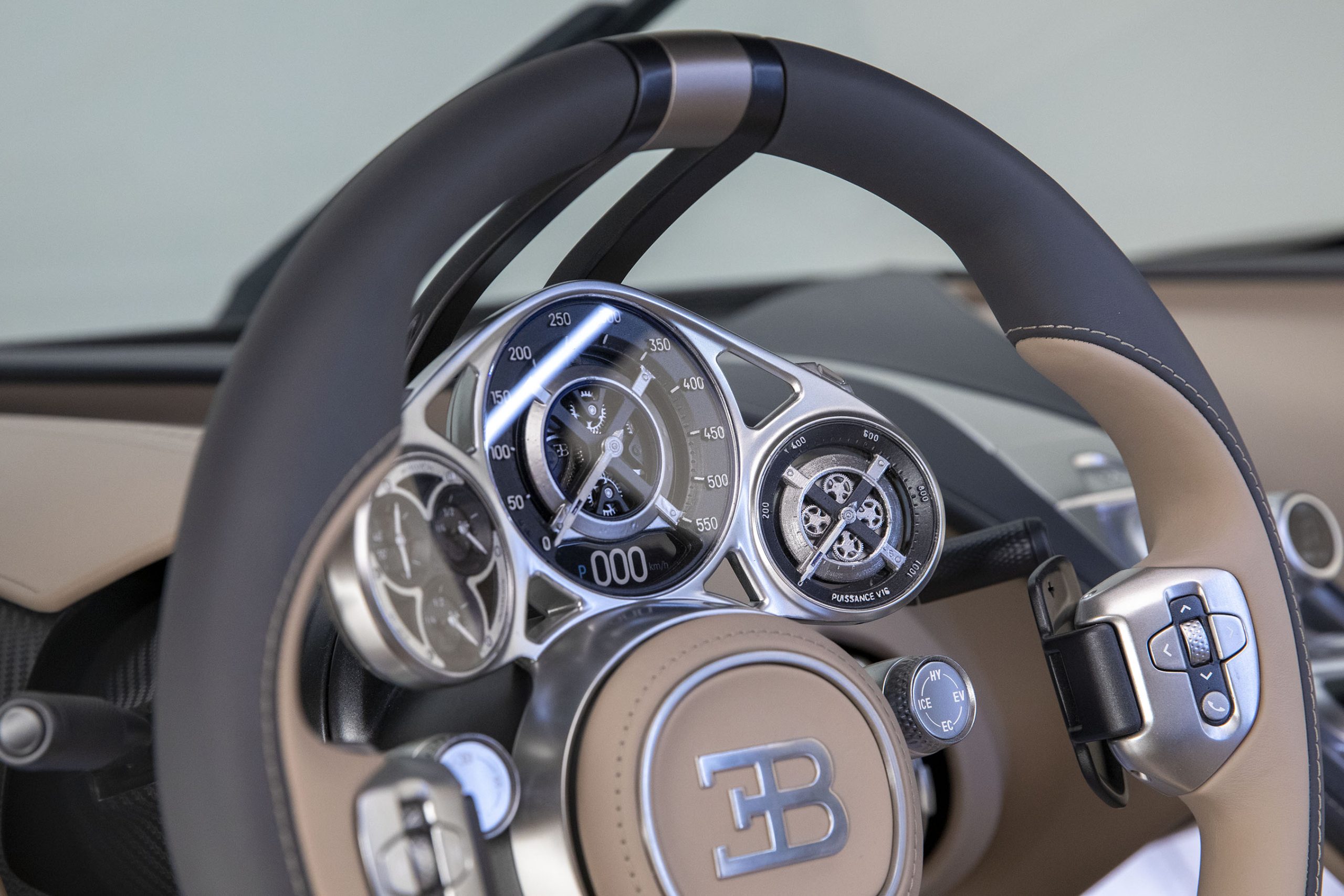 Bugatti’s new hypercar loses the turbos for a screaming V16 hybrid ...