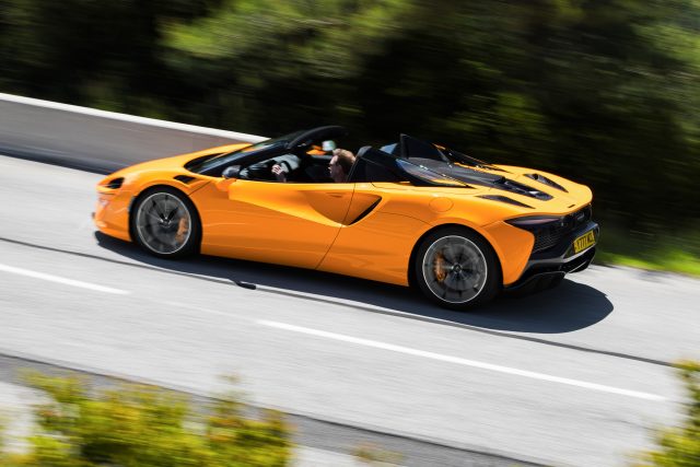 Hello sunshine: We test McLaren’s drop-top hybrid Artura Spider - Ars ...