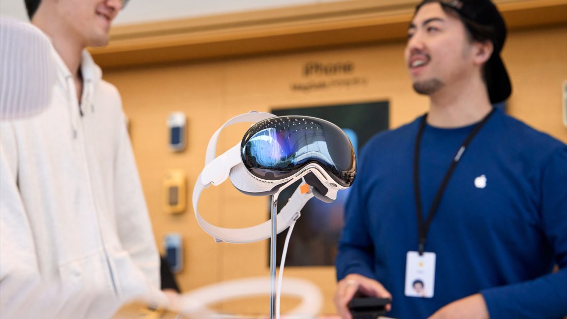Apple’s Vision Pro goes on sale outside the US for the first time - Ars ...