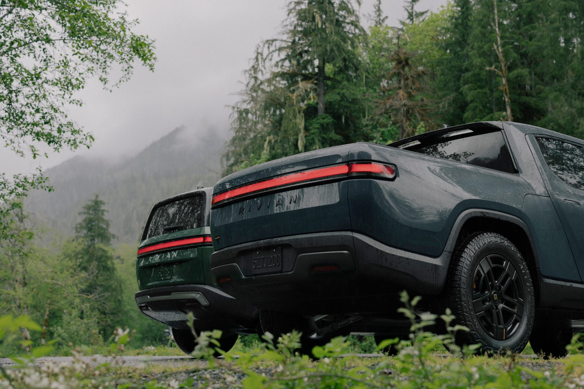 Ars drives the second-generation Rivian R1T and R1S electric trucks ...